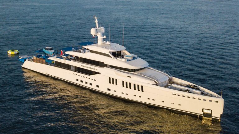 Superyacht Sales | Yacht Sales | Worth Avenue Yachts