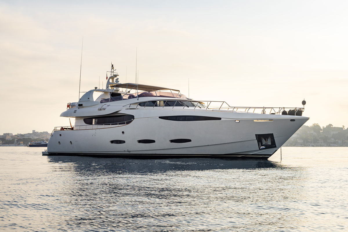 115ft Yachts for Sale | Worth Avenue Yachts